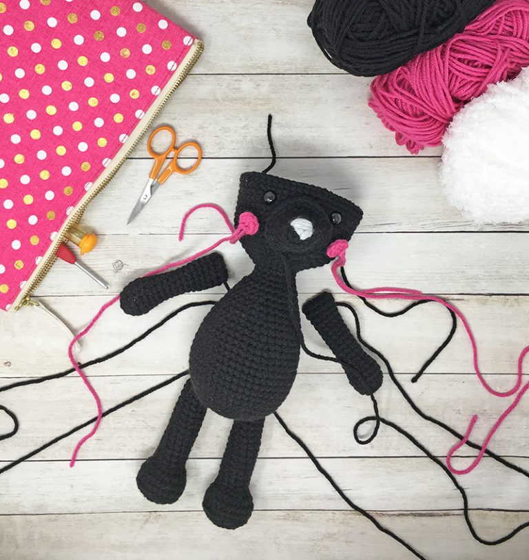 Amigurumi Crochet Skunk Free Pattern – Amigurumi